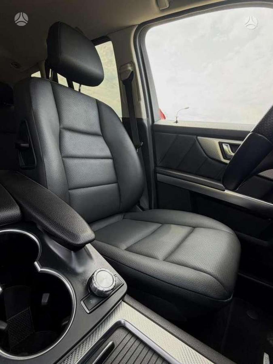 Grey Mercedes-Benz GLK 220 2012 in Siauliai, with an engine capacity of 2.14 L and mileage of 252 thousand km for 12999 €, photo 31 on AUTOMOTO.COM.LV