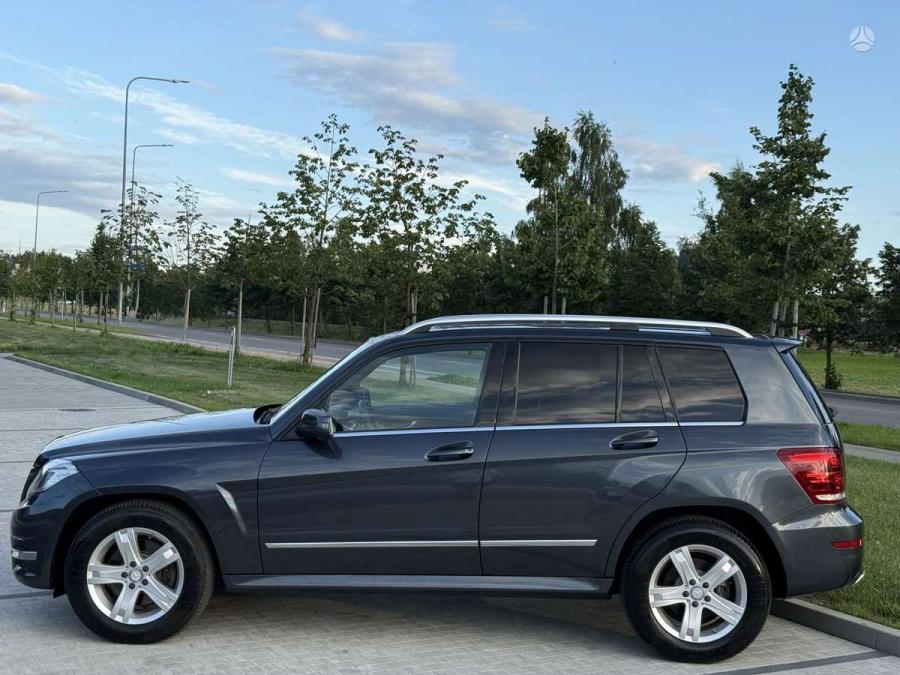 Grey Mercedes-Benz GLK 220 2012 in Siauliai, with an engine capacity of 2.14 L and mileage of 237 thousand km for 13550 €, photo 6 on AUTOMOTO.COM.LV