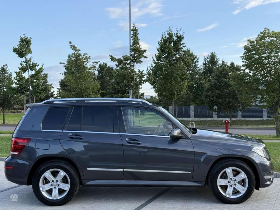 Grey Mercedes-Benz GLK 220 2012 in Siauliai, with an engine capacity of 2.14 L and mileage of 237 thousand km for 13550 €, photo 7 on AUTOMOTO.COM.LV