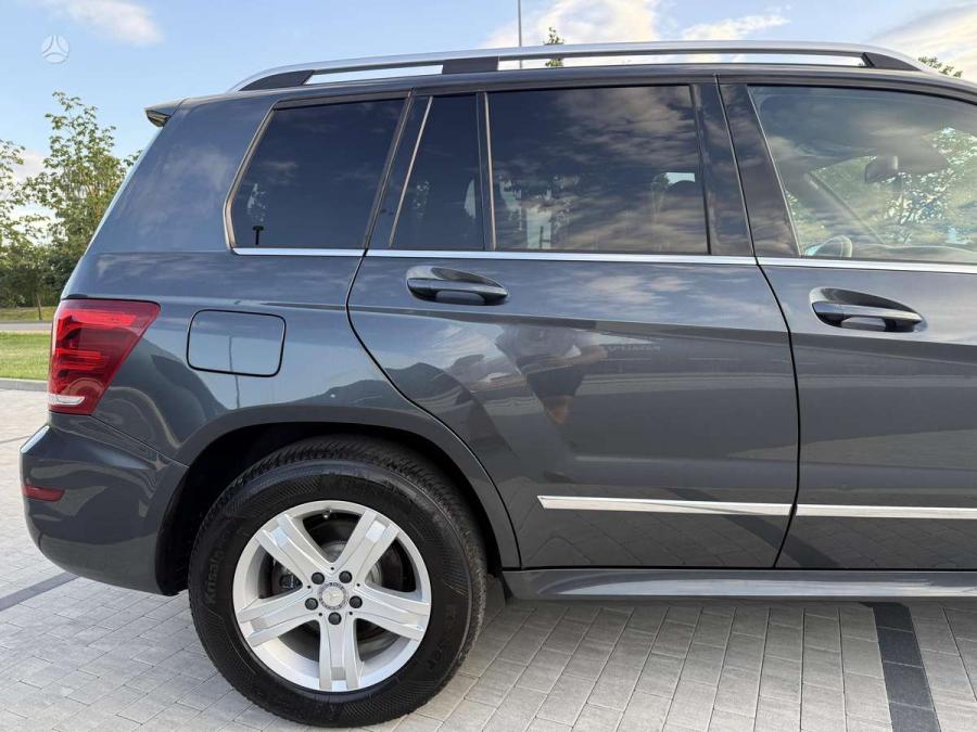 Grey Mercedes-Benz GLK 220 2012 in Siauliai, with an engine capacity of 2.14 L and mileage of 237 thousand km for 13550 €, photo 14 on AUTOMOTO.COM.LV