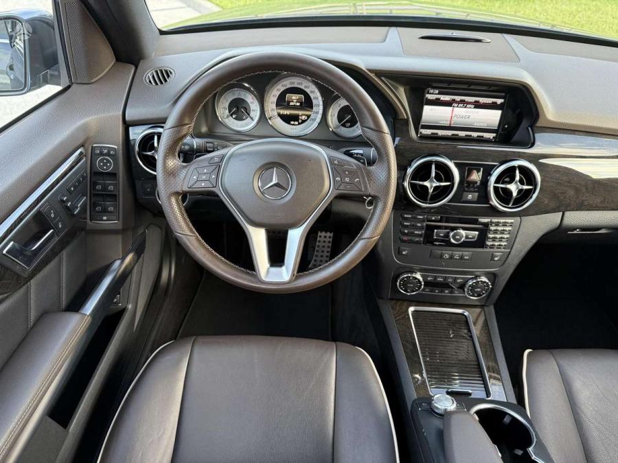 Grey Mercedes-Benz GLK 220 2012 in Siauliai, with an engine capacity of 2.14 L and mileage of 237 thousand km for 13550 €, photo 19 on AUTOMOTO.COM.LV