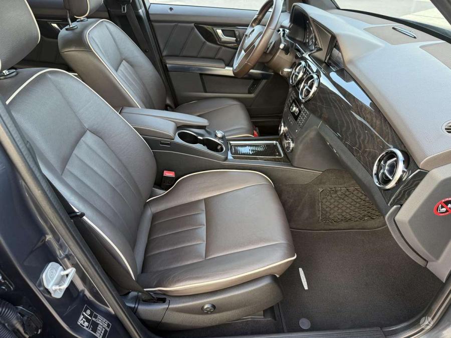 Grey Mercedes-Benz GLK 220 2012 in Siauliai, with an engine capacity of 2.14 L and mileage of 237 thousand km for 13550 €, photo 21 on AUTOMOTO.COM.LV