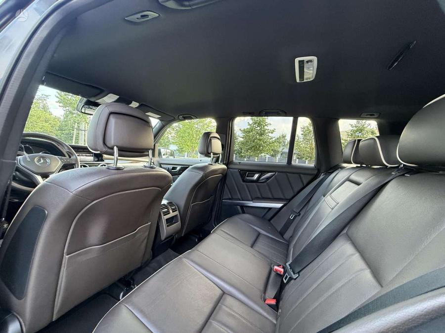 Grey Mercedes-Benz GLK 220 2012 in Siauliai, with an engine capacity of 2.14 L and mileage of 237 thousand km for 13550 €, photo 26 on AUTOMOTO.COM.LV