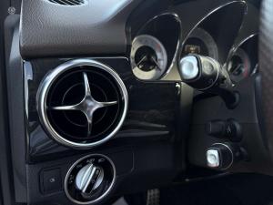 Grey Mercedes-Benz GLK 220 2012 in Siauliai, with an engine capacity of 2.14 L and mileage of 237 thousand km for 13550 €, photo 32 on AUTOMOTO.COM.LV