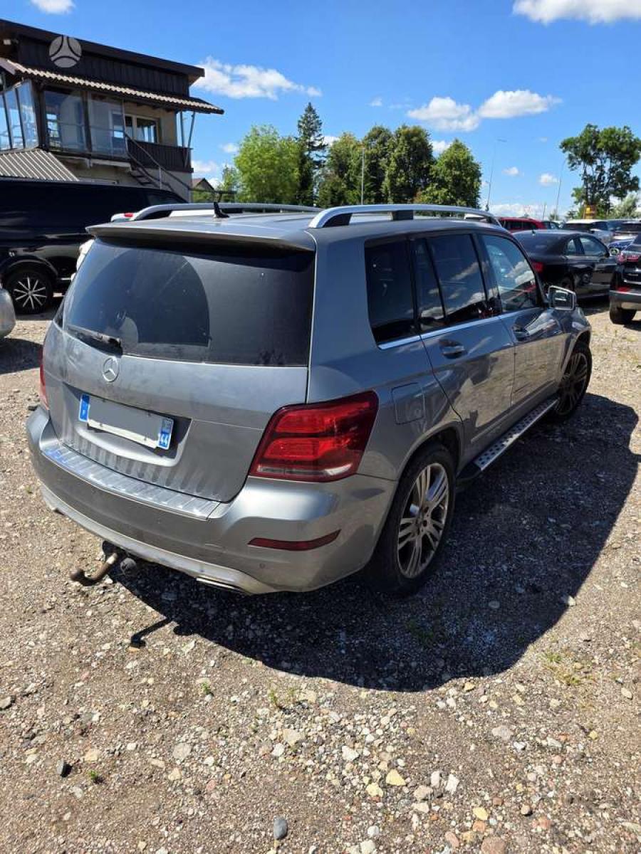 Grey Mercedes-Benz GLK 220 2012 in Taurage, with an engine capacity of 2.14 L and mileage of 200 thousand km for 6999 €, photo 4 on AUTOMOTO.COM.LV