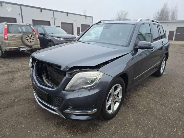 Grey Mercedes-Benz GLK 220 2013 in Utena, with an engine capacity of 2.14 L and mileage of 158 thousand km for 6550 €, photo 1 on AUTOMOTO.COM.LV