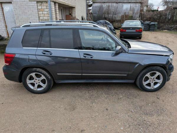 Grey Mercedes-Benz GLK 220 2013 in Utena, with an engine capacity of 2.14 L and mileage of 157 thousand km for 6650 €, photo 2 on AUTOMOTO.COM.LV