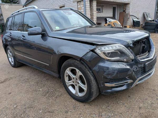Grey Mercedes-Benz GLK 220 2013 in Utena, with an engine capacity of 2.14 L and mileage of 157 thousand km for 6650 €, photo 3 on AUTOMOTO.COM.LV