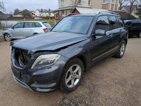 Grey Mercedes-Benz GLK 220 2013 in Utena, with an engine capacity of 2.14 L and mileage of 157 thousand km for 6650 €, photo 6 on AUTOMOTO.COM.LV