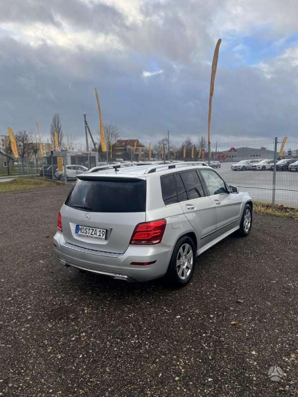 Pelēks Mercedes-Benz GLK 220 2013 Panevēža, ar dzinēja tilpumu 0.00 L un nobraukumu 230 tūkst. km par 9300 €, foto 4 vietnē AUTOMOTO.COM.LV