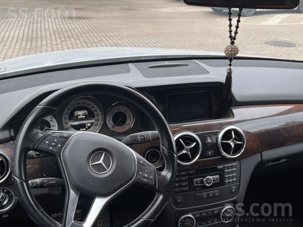 Mercedes-Benz GLK 220 2013 Rīga vietnē Pelēks Mercedes-Benz GLK 220 2013 Rīga, ar dzinēja tilpumu 2.20 L un nobraukumu 261 tūkst. km par 8900 €, foto 1 vietnē AUTOMOTO.COM.LV