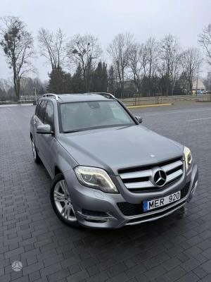 Pelēks Mercedes-Benz GLK 220 2014 Viļņa, ar dzinēja tilpumu 2.14 L un nobraukumu 187 tūkst. km par 10999 €, foto  vietnē AUTOMOTO.COM.LV