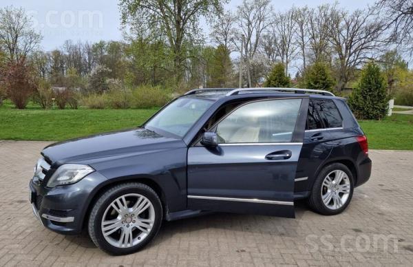Grey Mercedes-Benz GLK 220 2014 in Valmiera, with an engine capacity of 2.10 L and mileage of 269 thousand km for 10200 €, photo 10 on AUTOMOTO.COM.LV