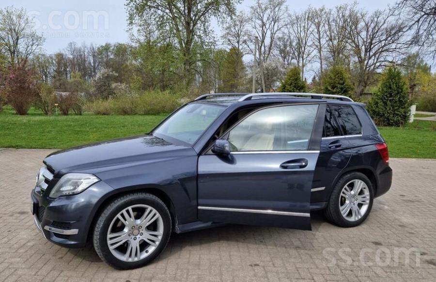 Grey Mercedes-Benz GLK 220 2014 in Riga, with an engine capacity of 2.10 L and mileage of 269 thousand km for 11980 €, photo 6 on AUTOMOTO.COM.LV