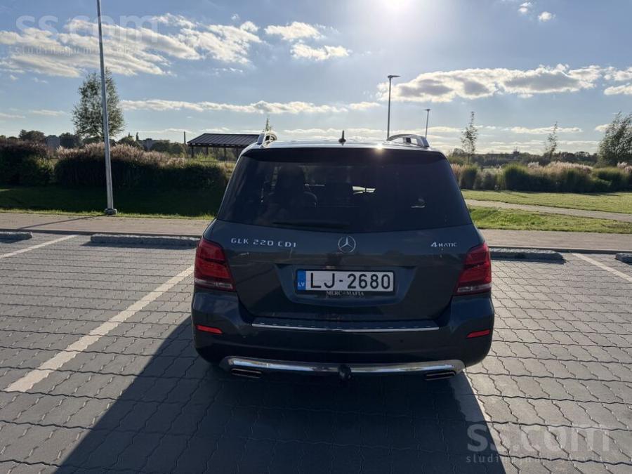 Pelēks Mercedes-Benz GLK 220 2014 Jelgava, ar dzinēja tilpumu 2.20 L un nobraukumu 319 tūkst. km par 10500 €, foto 3 vietnē AUTOMOTO.COM.LV