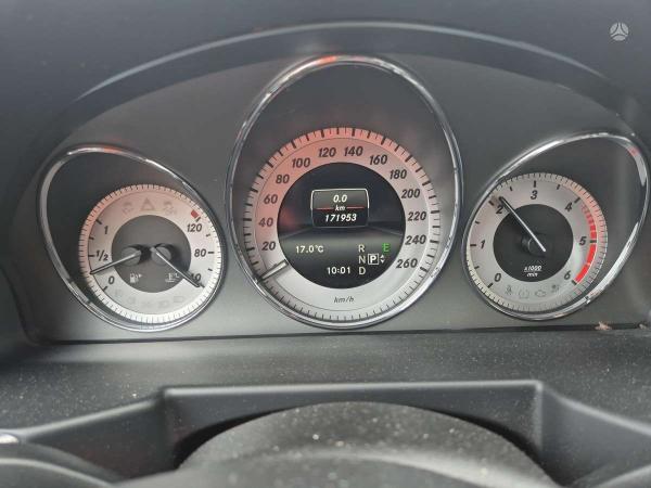 Pelēks Mercedes-Benz GLK 220 2015 Viļņa, ar dzinēja tilpumu 2.14 L un nobraukumu 172 tūkst. km par 11900 €, foto 7 vietnē AUTOMOTO.COM.LV