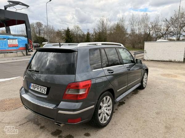 Pelēks Mercedes-Benz GLK 220 2009 Viļņa, ar dzinēja tilpumu 2.10 L un nobraukumu 356 tūkst. km par 4000 €, foto 4 vietnē AUTOMOTO.COM.LV