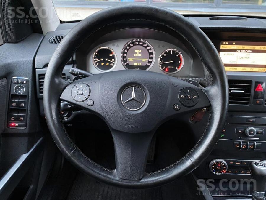 Sarkans Mercedes-Benz GLK 220 2009 Cēsis, ar dzinēja tilpumu 2.20 L un nobraukumu 262 tūkst. km par 8999 €, foto 15 vietnē AUTOMOTO.COM.LV