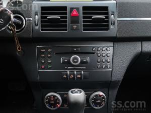 Sarkans Mercedes-Benz GLK 220 2009 Cēsis, ar dzinēja tilpumu 2.20 L un nobraukumu 262 tūkst. km par 8999 €, foto 19 vietnē AUTOMOTO.COM.LV