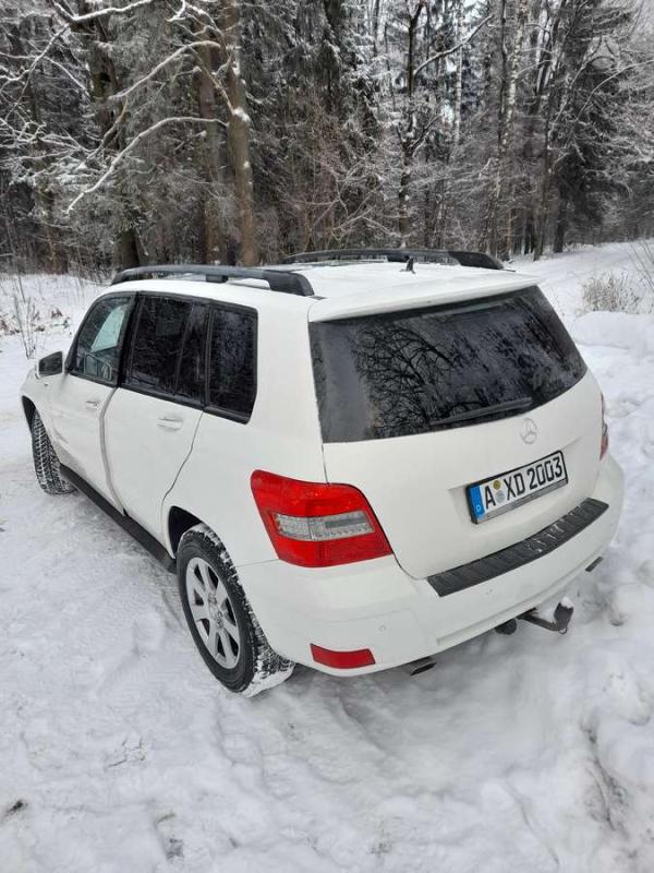 Balts Mercedes-Benz GLK 220 2009 Kauņa, ar dzinēja tilpumu 2.20 L un nobraukumu 296 tūkst. km par 7450 €, foto 2 vietnē AUTOMOTO.COM.LV