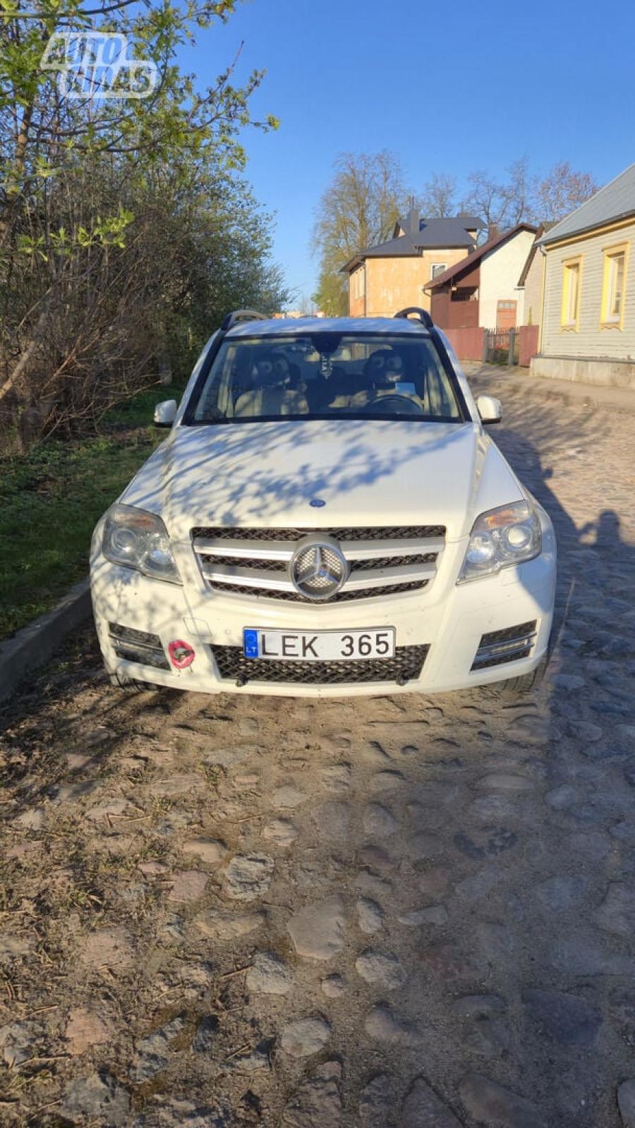 Balts Mercedes-Benz GLK 220 2010 Viļņa, ar dzinēja tilpumu 2.10 L un nobraukumu 364 tūkst. km par 4700 €, foto 1 vietnē AUTOMOTO.COM.LV