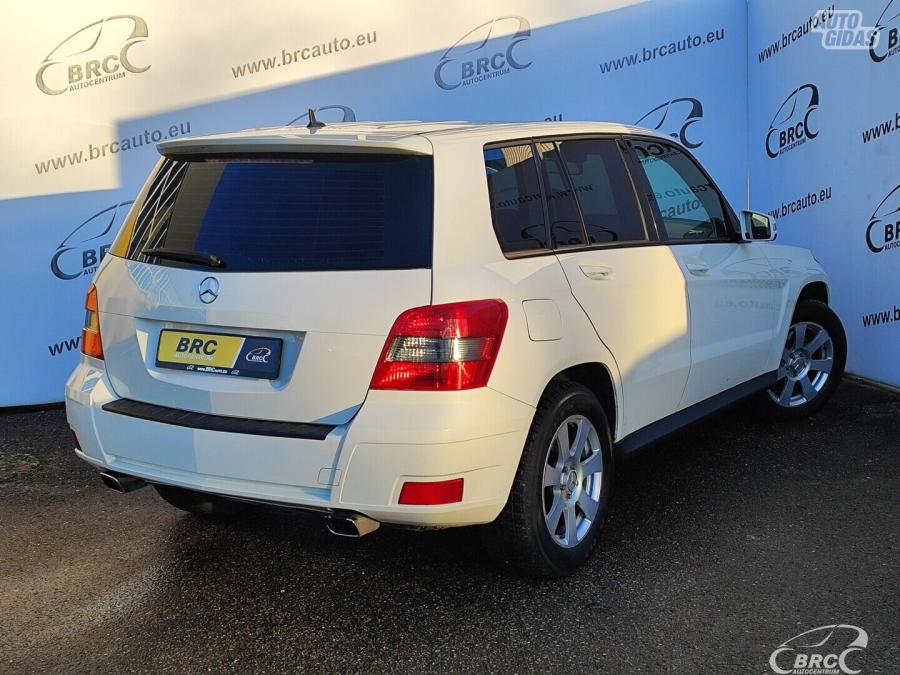 White Mercedes-Benz GLK 220 2011 in Avizieniai, with an engine capacity of 2.10 L and mileage of 331 thousand km for 6900 €, photo 2 on AUTOMOTO.COM.LV