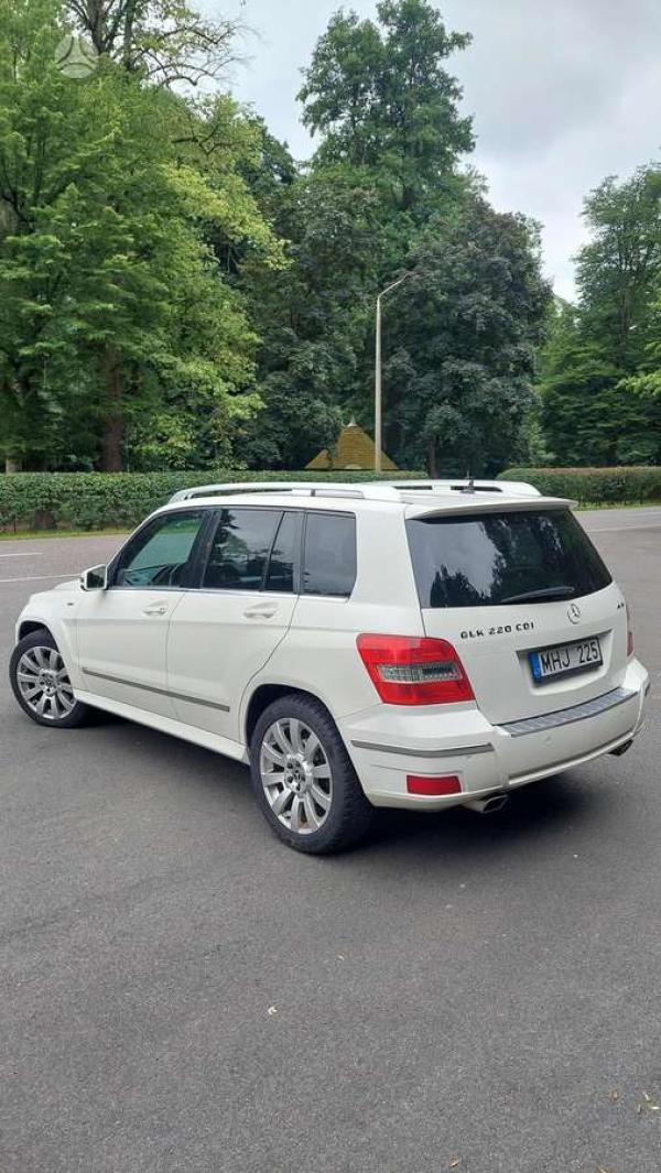 Белый Мерседес ГЛК 220 2011 в Паневежис, объемом двигателя 2.14 л и пробегом 240 тыс. км за 7800 €, фото 2 на AUTOMOTO.COM.LV