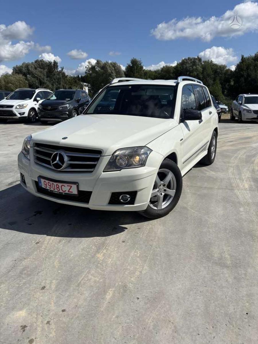 White Mercedes-Benz GLK 220 2011 in Alytus, with an engine capacity of 2.20 L and mileage of 276 thousand km for 7250 €, photo 3 on AUTOMOTO.COM.LV