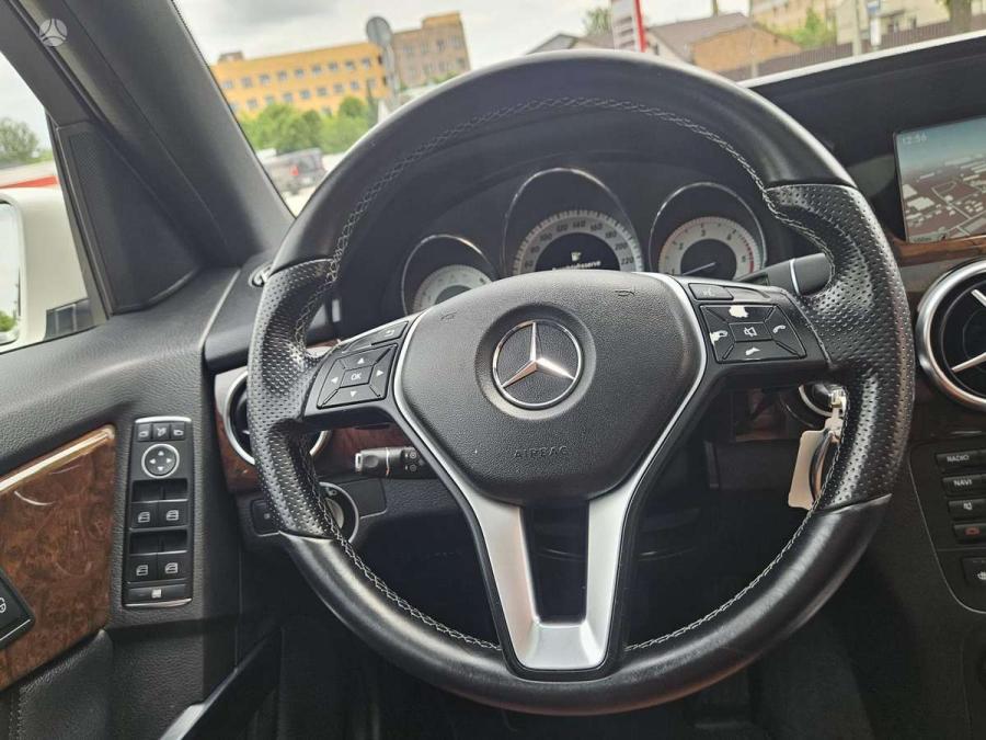 Balts Mercedes-Benz GLK 220 2013 Šauļi, ar dzinēja tilpumu 2.14 L un nobraukumu 320 tūkst. km par 11750 €, foto 24 vietnē AUTOMOTO.COM.LV