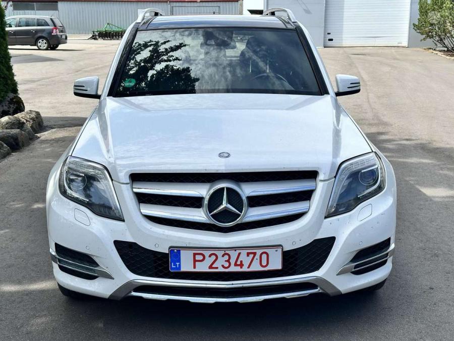 White Mercedes-Benz GLK 220 2013 in Marijampole, with an engine capacity of 2.14 L and mileage of 296 thousand km for 8500 €, photo 4 on AUTOMOTO.COM.LV