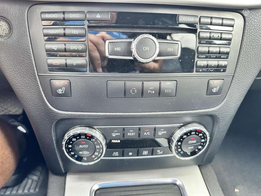 White Mercedes-Benz GLK 220 2013 in Marijampole, with an engine capacity of 2.14 L and mileage of 296 thousand km for 8500 €, photo 19 on AUTOMOTO.COM.LV