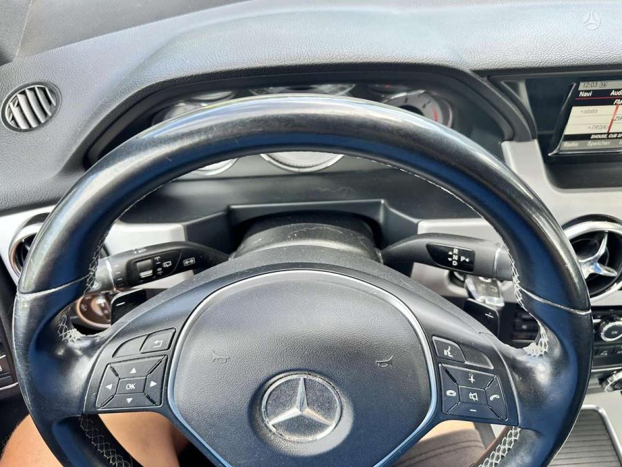 White Mercedes-Benz GLK 220 2013 in Marijampole, with an engine capacity of 2.14 L and mileage of 296 thousand km for 8300 €, photo 10 on AUTOMOTO.COM.LV