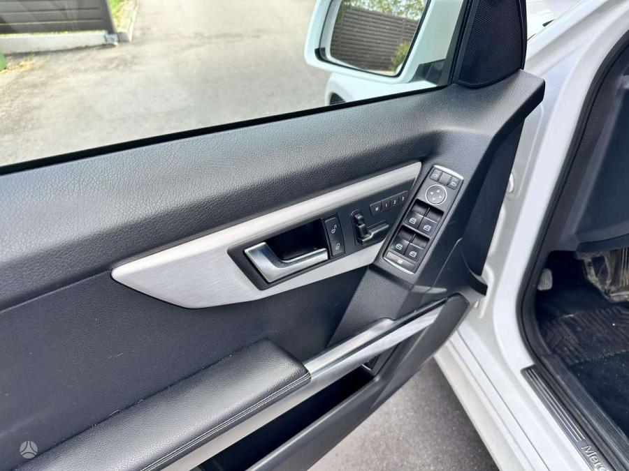 White Mercedes-Benz GLK 220 2013 in Marijampole, with an engine capacity of 2.14 L and mileage of 296 thousand km for 8300 €, photo 20 on AUTOMOTO.COM.LV
