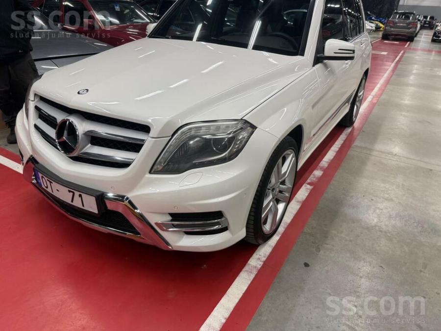White Mercedes-Benz GLK 220 2014 in Riga, with an engine capacity of 2.20 L and mileage of 259 thousand km for 15220 €, photo 2 on AUTOMOTO.COM.LV