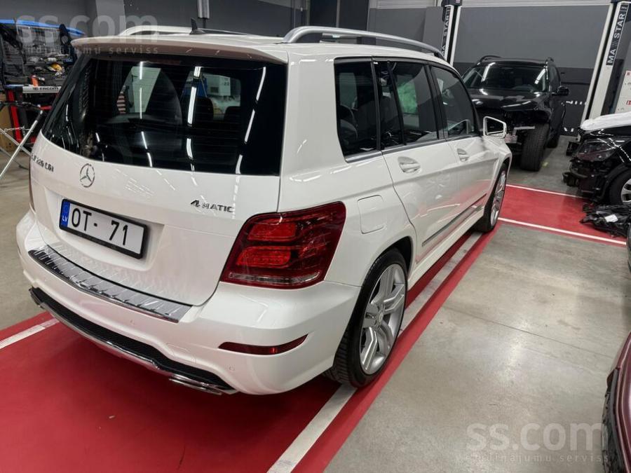 White Mercedes-Benz GLK 220 2014 in Riga, with an engine capacity of 2.20 L and mileage of 259 thousand km for 15220 €, photo 4 on AUTOMOTO.COM.LV