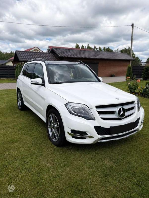 White Mercedes-Benz GLK 220 2014 in Kaunas, with an engine capacity of 2.14 L and mileage of 274 thousand km for 14250 €, photo 2 on AUTOMOTO.COM.LV