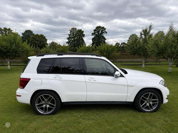 White Mercedes-Benz GLK 220 2014 in Kaunas, with an engine capacity of 2.14 L and mileage of 274 thousand km for 14250 €, photo 6 on AUTOMOTO.COM.LV