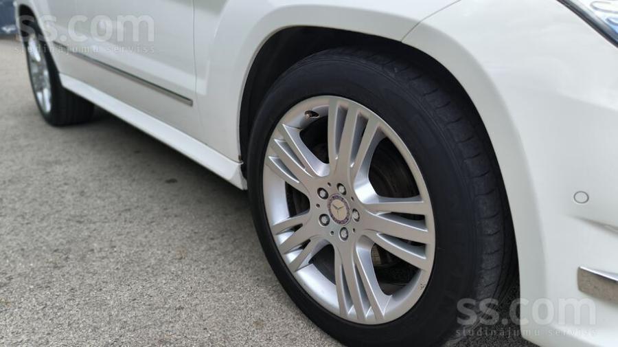 White Mercedes-Benz GLK 220 2014 in Riga, with an engine capacity of 2.20 L and mileage of 202 thousand km for 14900 €, photo 10 on AUTOMOTO.COM.LV