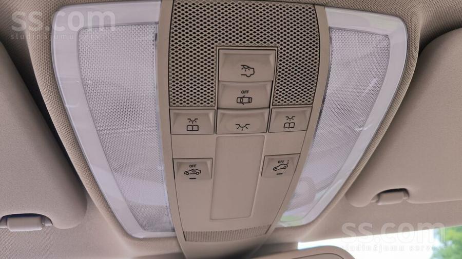 White Mercedes-Benz GLK 220 2014 in Riga, with an engine capacity of 2.20 L and mileage of 202 thousand km for 14900 €, photo 26 on AUTOMOTO.COM.LV