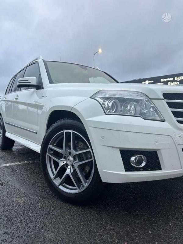 Balts Mercedes-Benz GLK 220 2010 Viļņa, ar dzinēja tilpumu 2.20 L un nobraukumu 210 tūkst. km par 10500 €, foto 1 vietnē AUTOMOTO.COM.LV