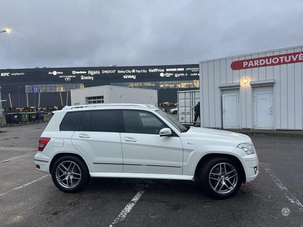 Balts Mercedes-Benz GLK 220 2010 Viļņa, ar dzinēja tilpumu 2.20 L un nobraukumu 210 tūkst. km par 10500 €, foto 3 vietnē AUTOMOTO.COM.LV