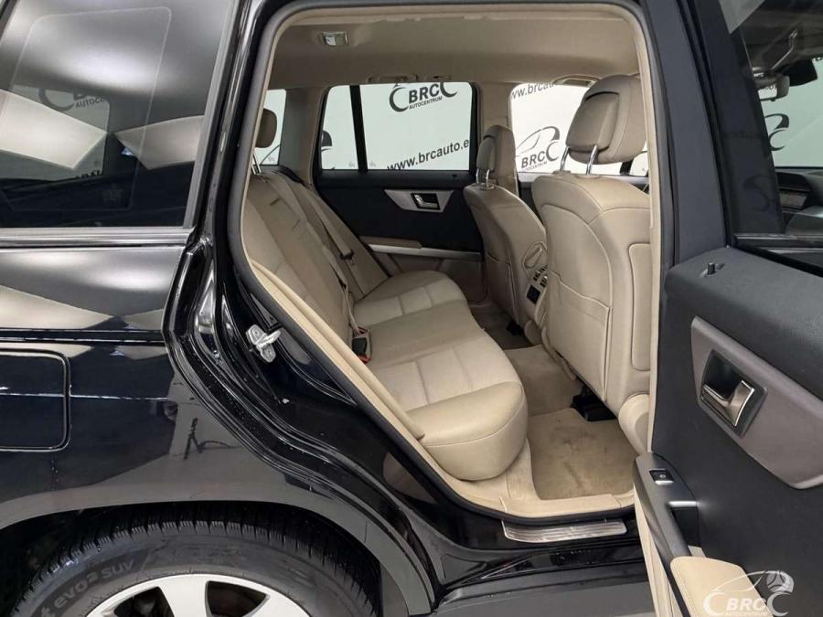 Melns Mercedes-Benz glk-250 2011 Viļņa, ar dzinēja tilpumu 2.14 L un nobraukumu 266 tūkst. km par 7900 €, foto 10 vietnē AUTOMOTO.COM.LV