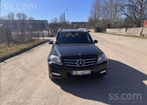 Black Mercedes-Benz glk-250 2011 in Riga, with an engine capacity of 2.20 L and mileage of 272 thousand km for 9500 €, photo 4 on AUTOMOTO.COM.LV