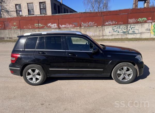 Melns Mercedes-Benz glk-250 2011 Rīga, ar dzinēja tilpumu 2.20 L un nobraukumu 272 tūkst. km par 9500 €, foto 6 vietnē AUTOMOTO.COM.LV