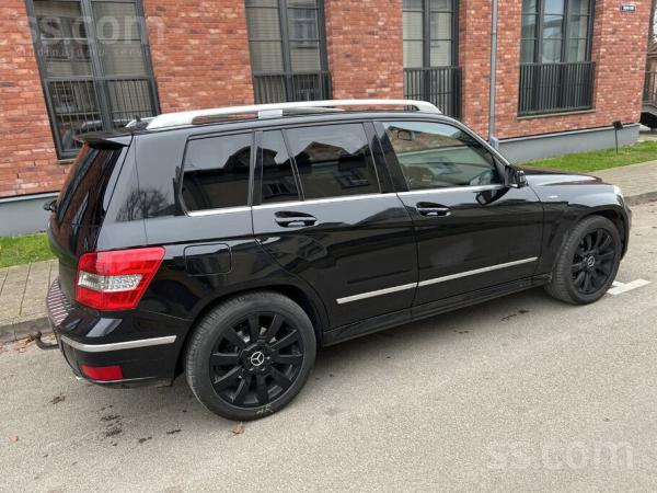 Melns Mercedes-Benz glk-250 2011 Rīga, ar dzinēja tilpumu 2.20 L un nobraukumu 273 tūkst. km par 7200 €, foto 10 vietnē AUTOMOTO.COM.LV