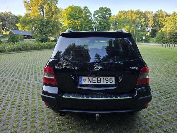 Melns Mercedes-Benz glk-250 2011 Anykščiai, ar dzinēja tilpumu 2.10 L un nobraukumu 327 tūkst. km par 4999 €, foto 6 vietnē AUTOMOTO.COM.LV