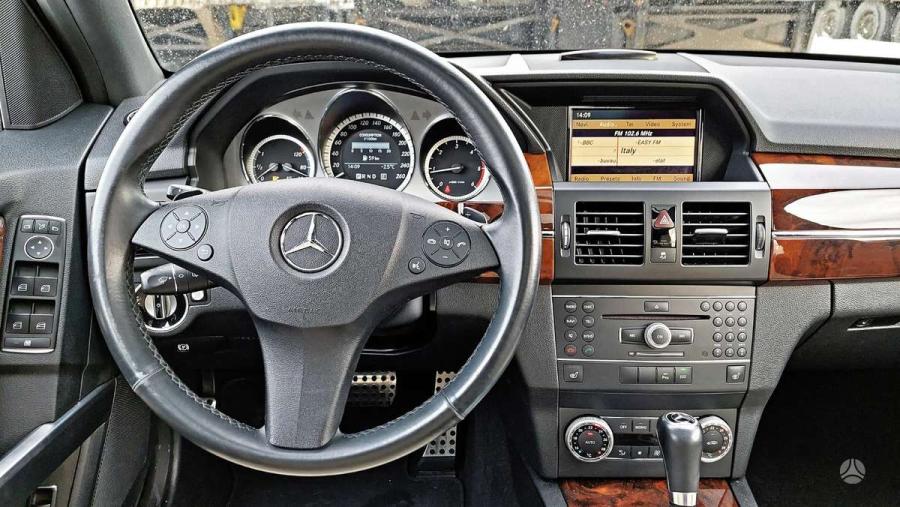 Black Mercedes-Benz glk-250 2012 in Vilnius, with an engine capacity of 2.14 L and mileage of 214 thousand km for 8990 €, photo 15 on AUTOMOTO.COM.LV