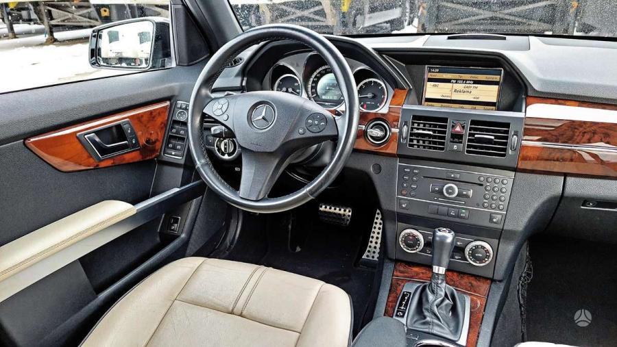 Black Mercedes-Benz glk-250 2012 in Vilnius, with an engine capacity of 2.14 L and mileage of 214 thousand km for 8990 €, photo 27 on AUTOMOTO.COM.LV