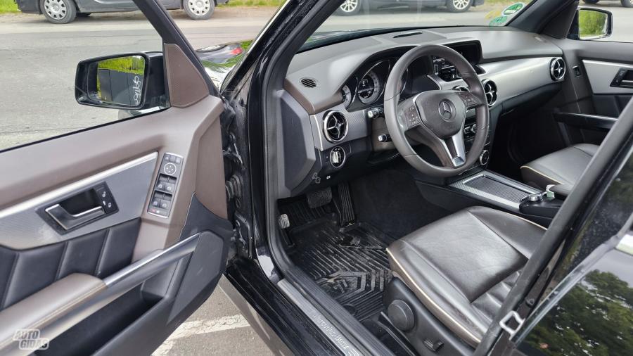 Black Mercedes-Benz glk-250 2012 in Vilnius, with an engine capacity of 2.20 L and mileage of 404 thousand km for 9300 €, photo 16 on AUTOMOTO.COM.LV