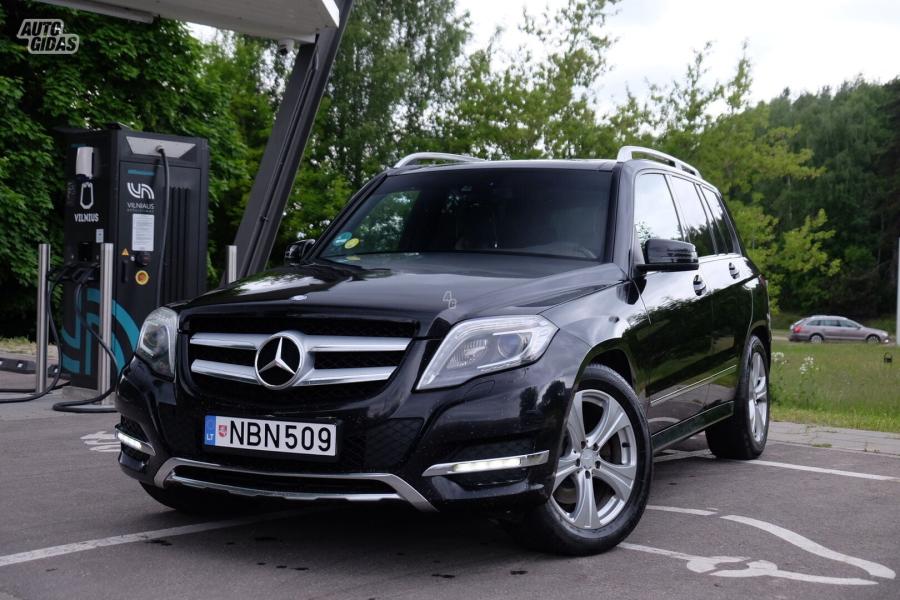 Black Mercedes-Benz glk-250 2012 in Vilnius, with an engine capacity of 2.20 L and mileage of 404 thousand km for 9300 €, photo 7 on AUTOMOTO.COM.LV